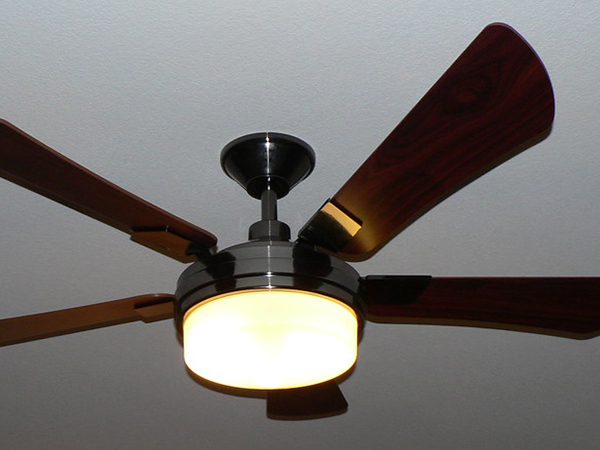 The Best Way to Clean Recessed Lights and Ceiling Fans